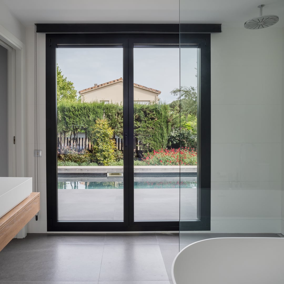 Finestre e porte alzanti scorrevoli a Barcellona – Finstral SpA